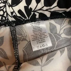 Susan Graver | Skirts | Susan Graver Black And White Floral Aline Skirt ...